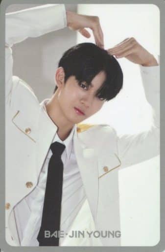 駿河屋 Wanna One ペ・ジニョン Bae Jin Young 裏面グレー 「wanna One World Tour One